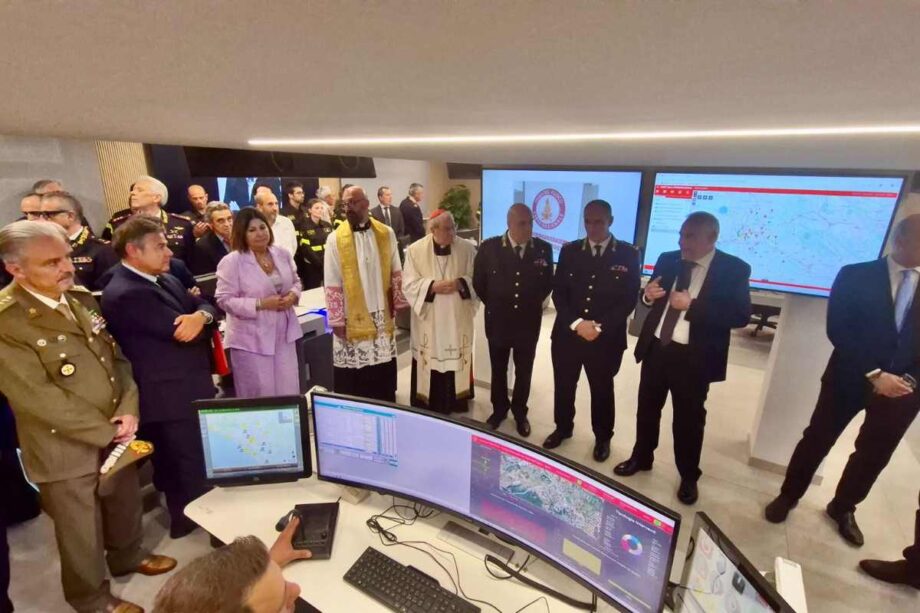 Dentro la nuova sala operativa dei vigili del fuoco di Roma